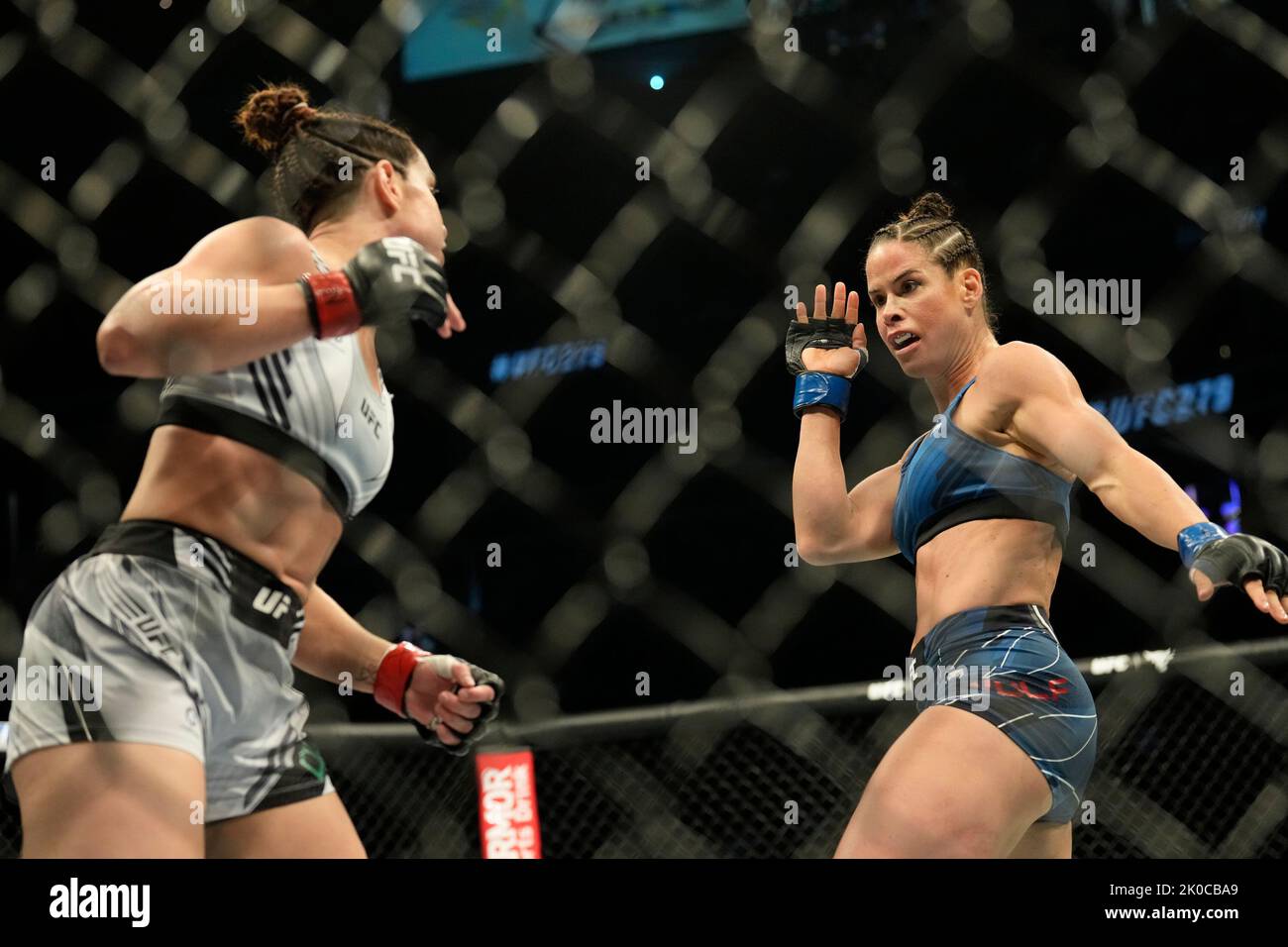 Norma dumont l and danyelle wolf r hi-res stock photography and images ...