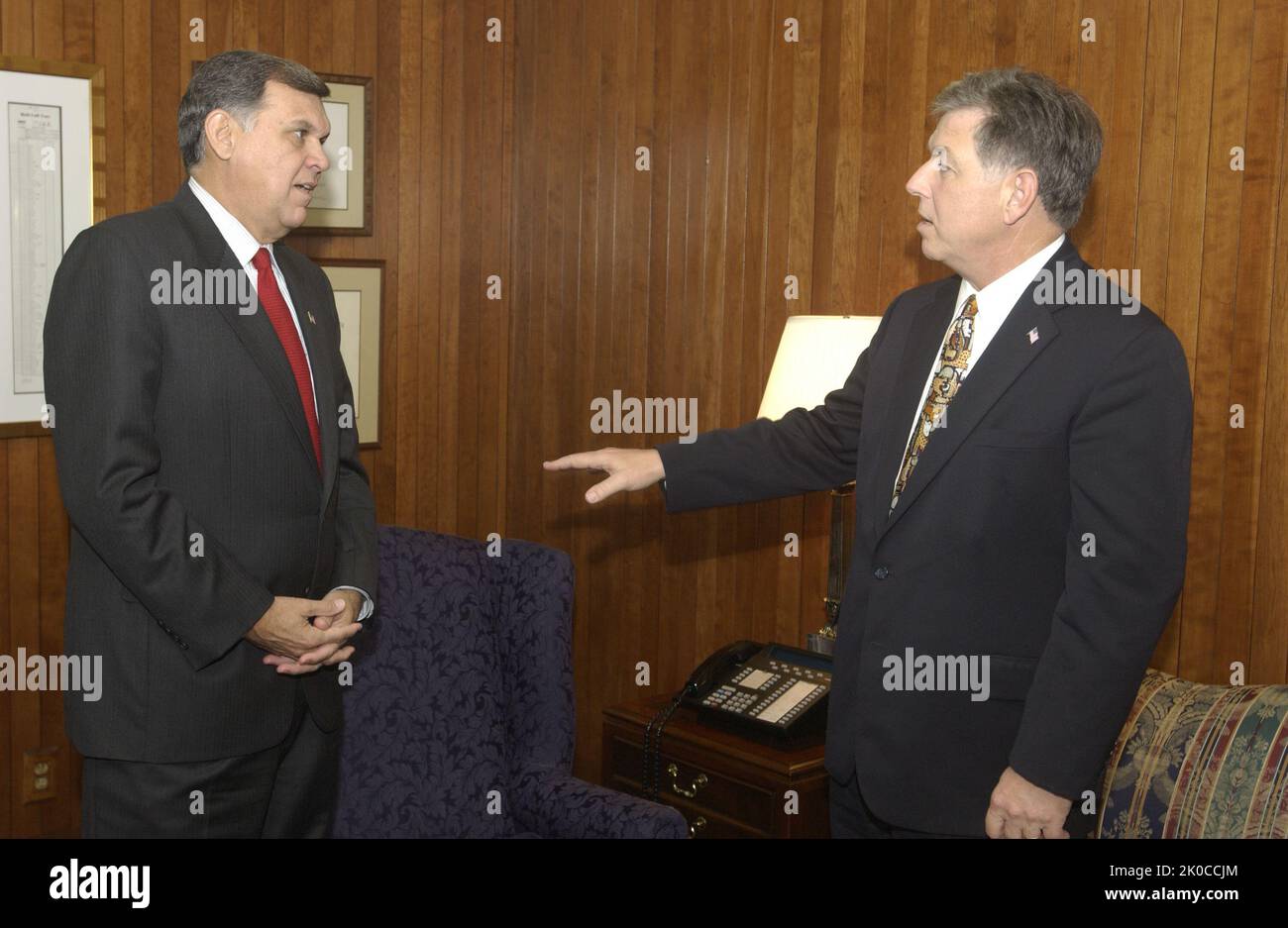 Secretary Mel Martinez with Mayor Bob Young. Secretary Mel Martinez ...