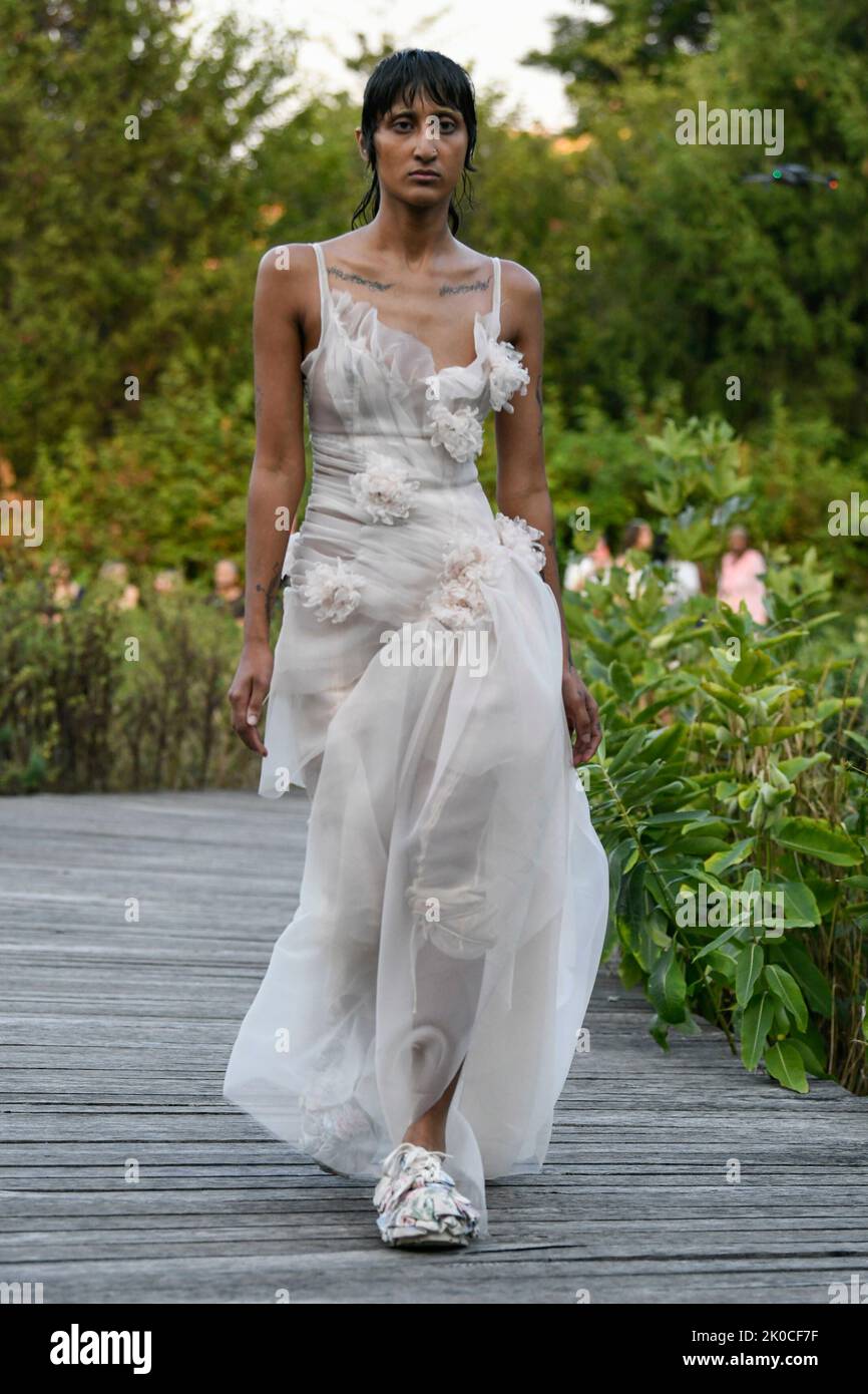 New York, USA . 10th Sep, 2022. COLLINA STRADA SS23 runway during ...