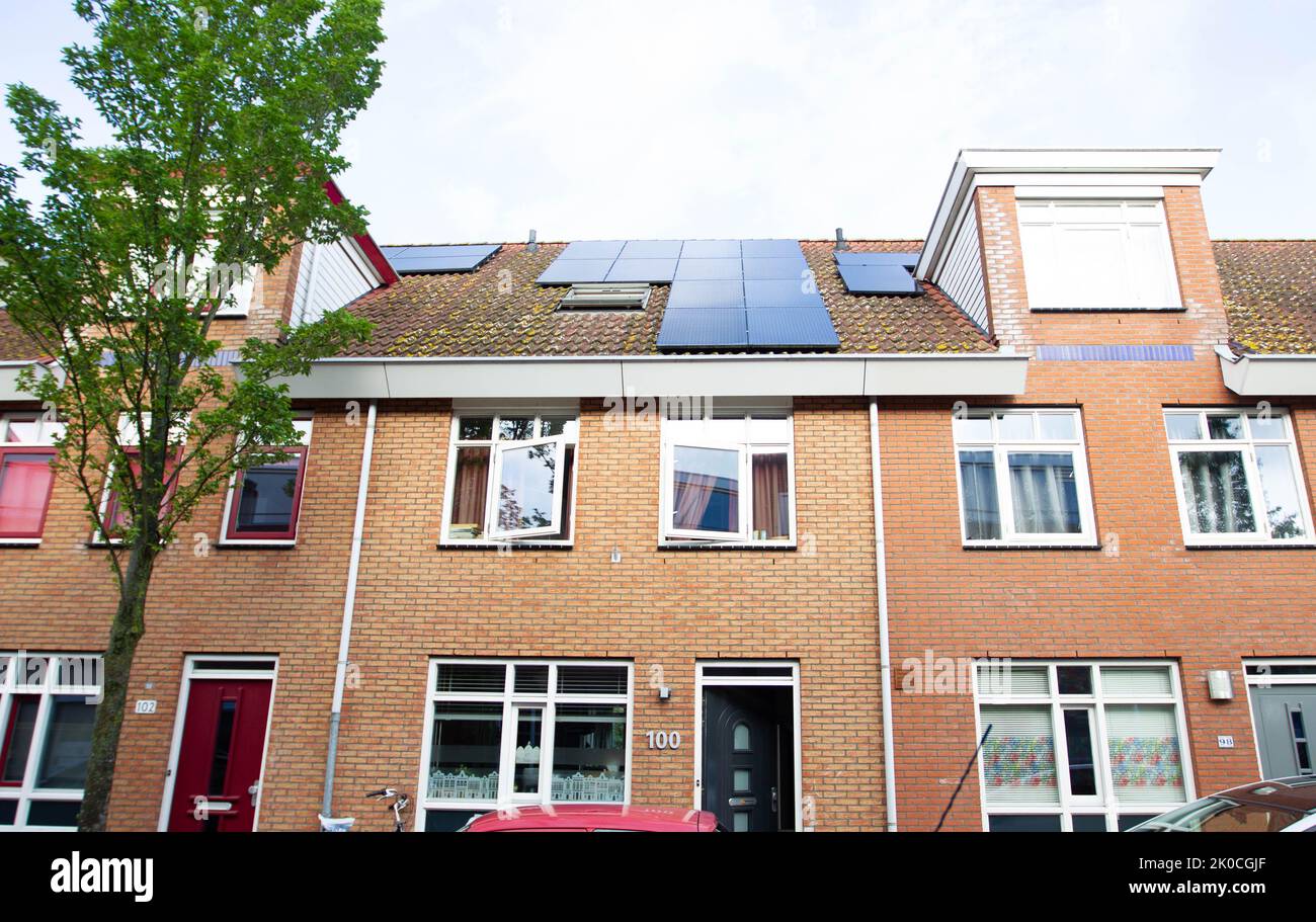 Haarlem, Netherlands. 10th Sep, 2022. Solar panels are placed on the ...