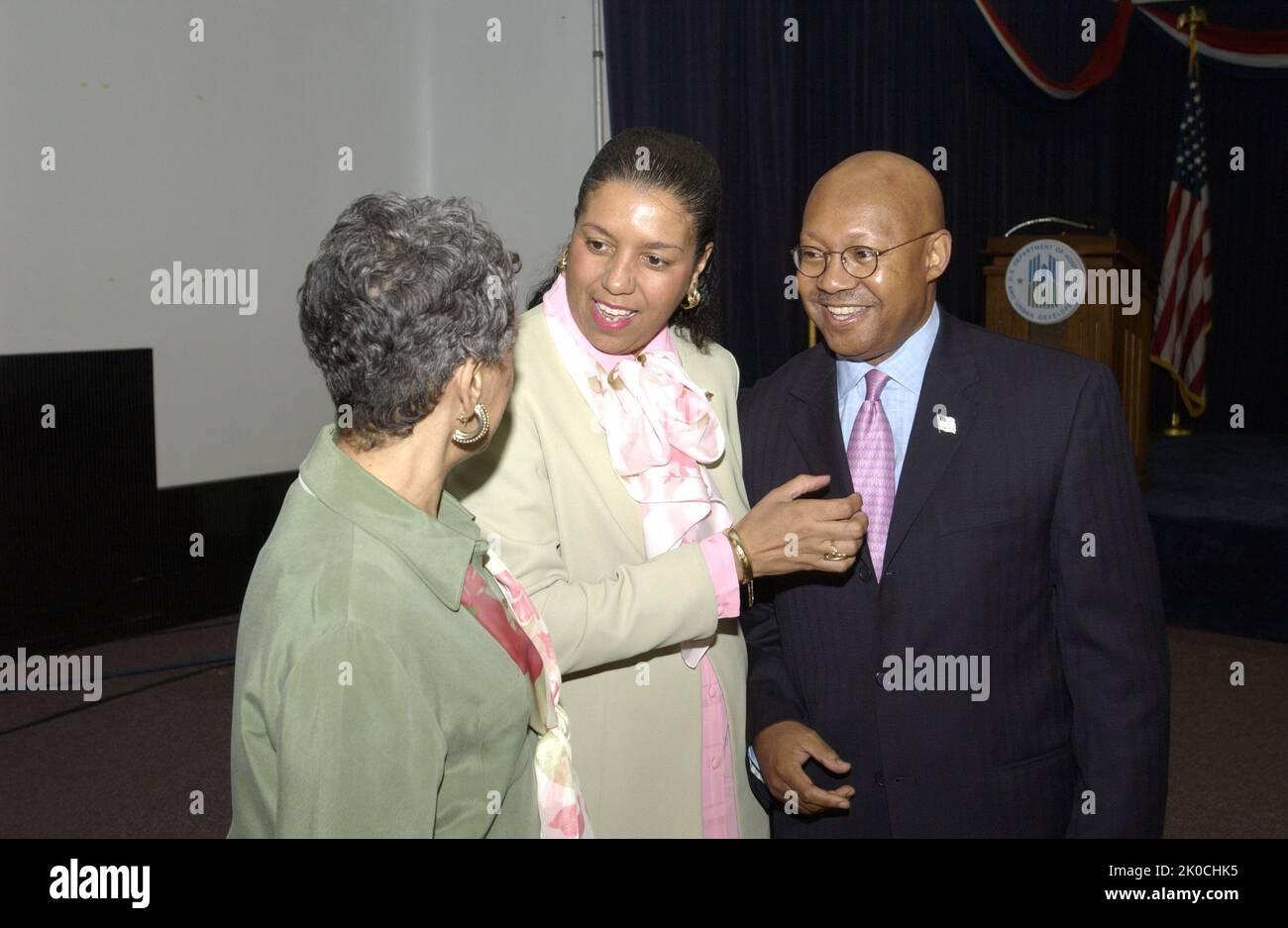 Deputy Secretary Alphonso Jackson with Alpha Kappa Alpha Delegation ...