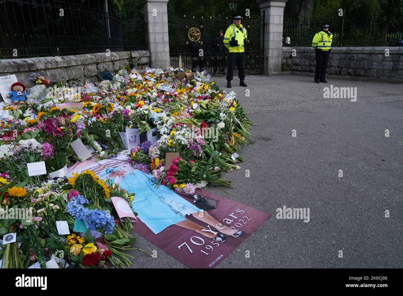 Queens death tributes hi-res stock photography and images - Alamy
