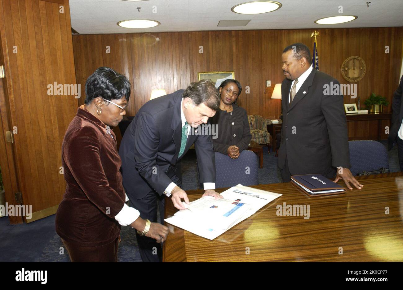 Secretary Mel Martinez with Orlando, Florida Housing Authority ...