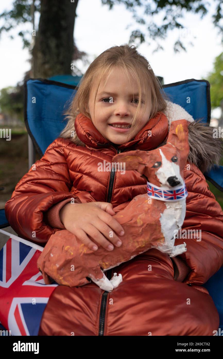 Ballater, Scotland, UK. 11th September 2022. Young member of the public ...