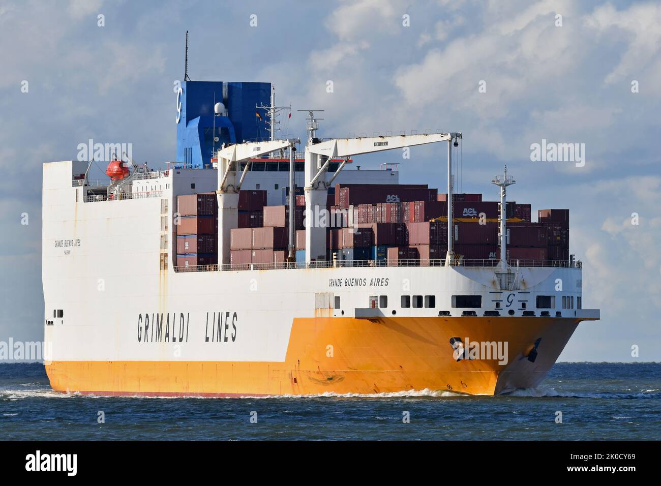 Scrubber vessel hi-res stock photography and images - Alamy