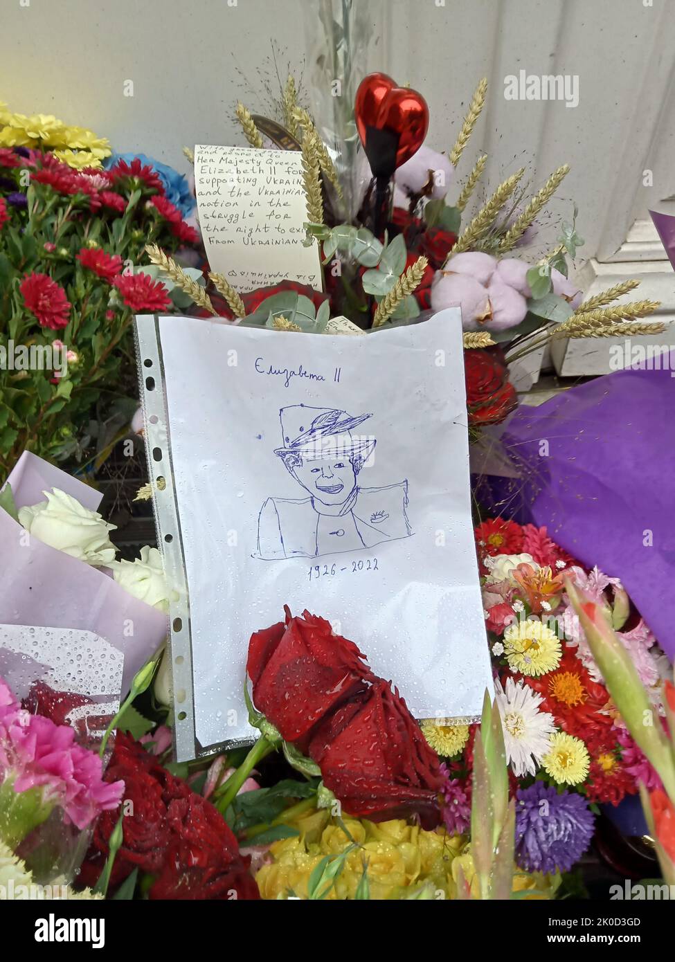 Kiev, Ukraine. 10th Sep, 2022. Flowers and message left by the public ...