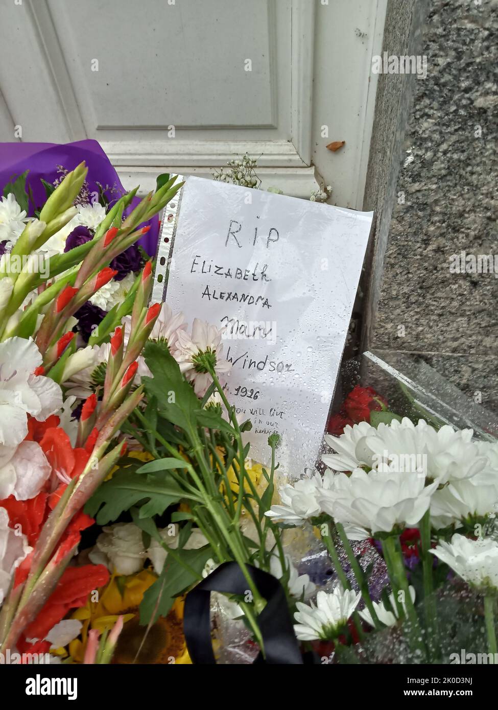 Kiev, Ukraine. 10th Sep, 2022. Flowers and message left by the public ...