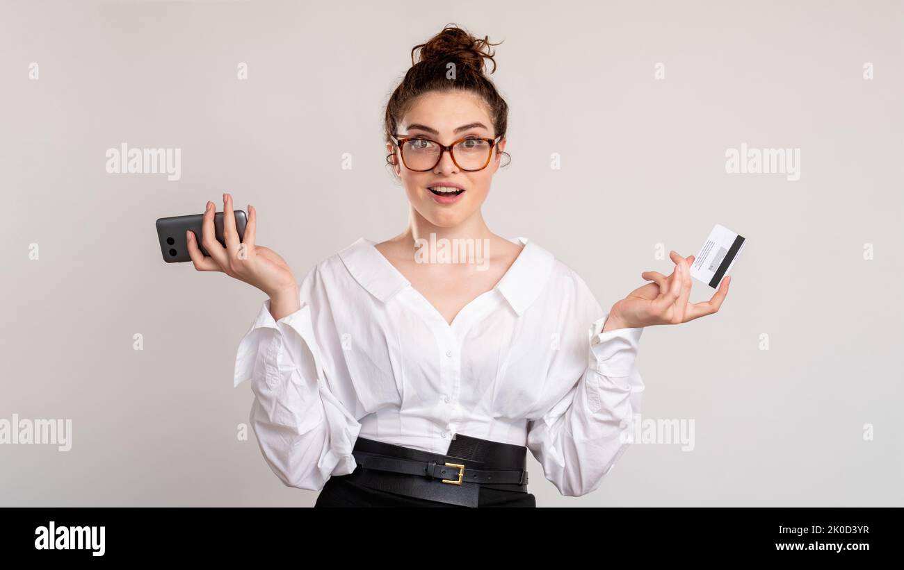Cash back happy hi-res stock photography and images - Alamy