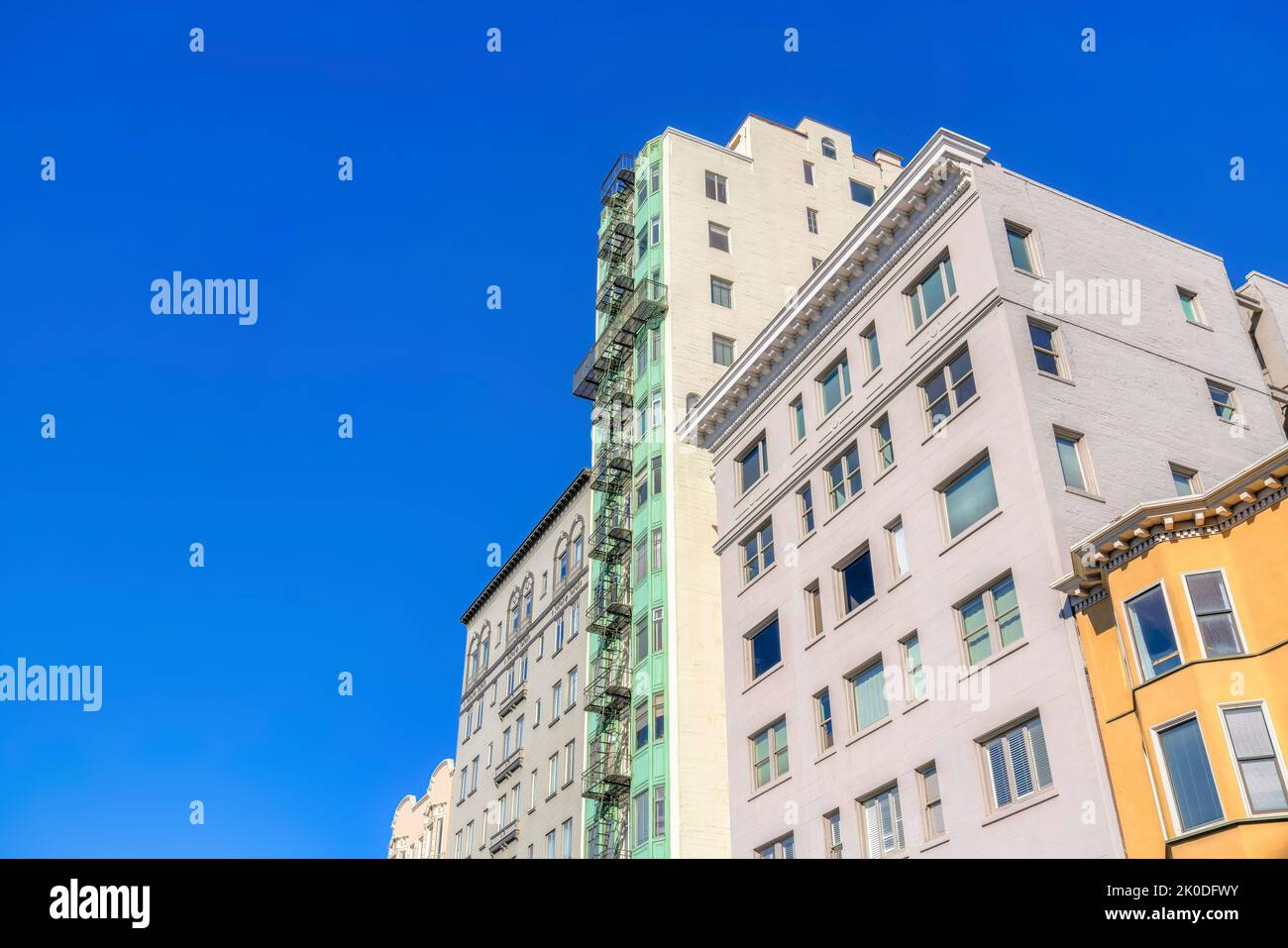 Low rise yellow buildings hi-res stock photography and images - Alamy