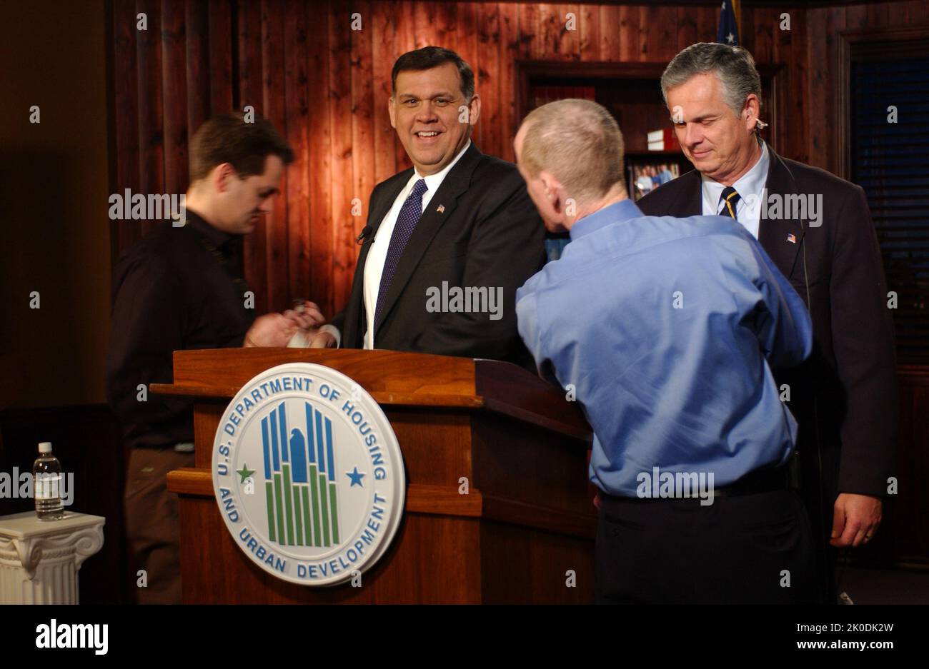 Secretary Mel Martinez with Los Angeles, California Mayor Jim Hahn ...