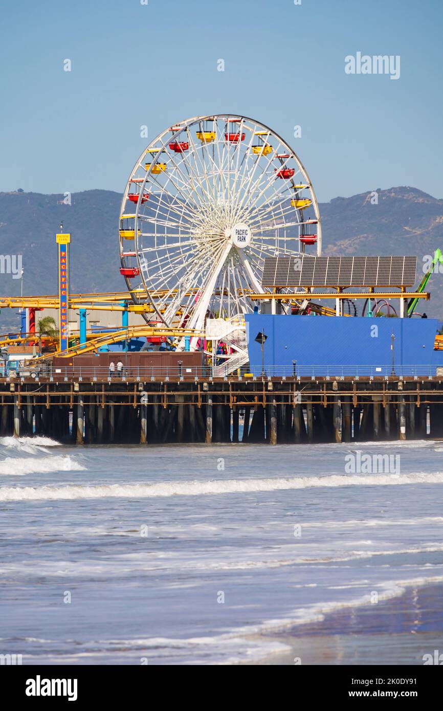 Ferris wheel on the pier, Santa Monica, California, United States of ...
