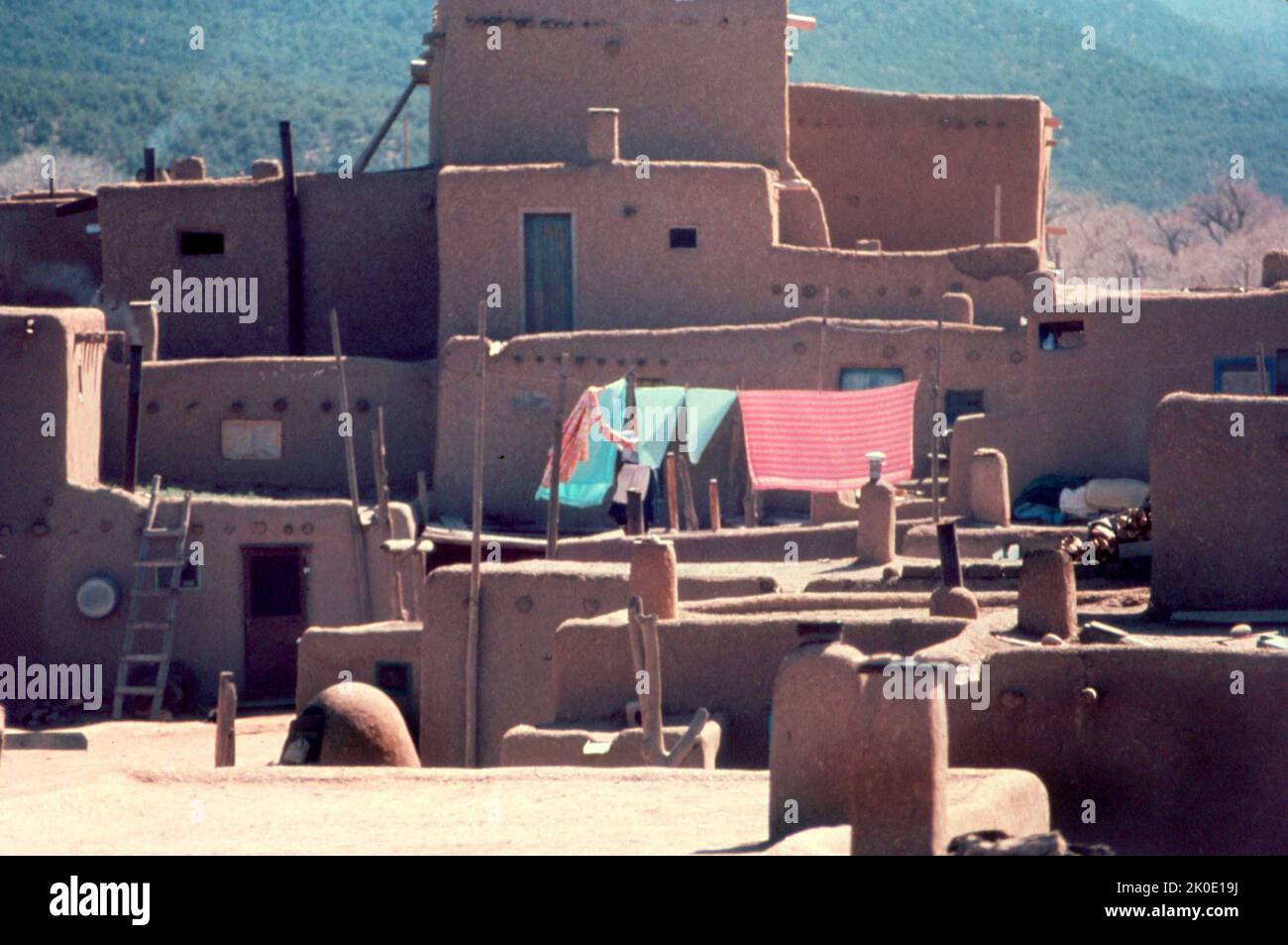 Indian housing projects hi-res stock photography and images - Alamy