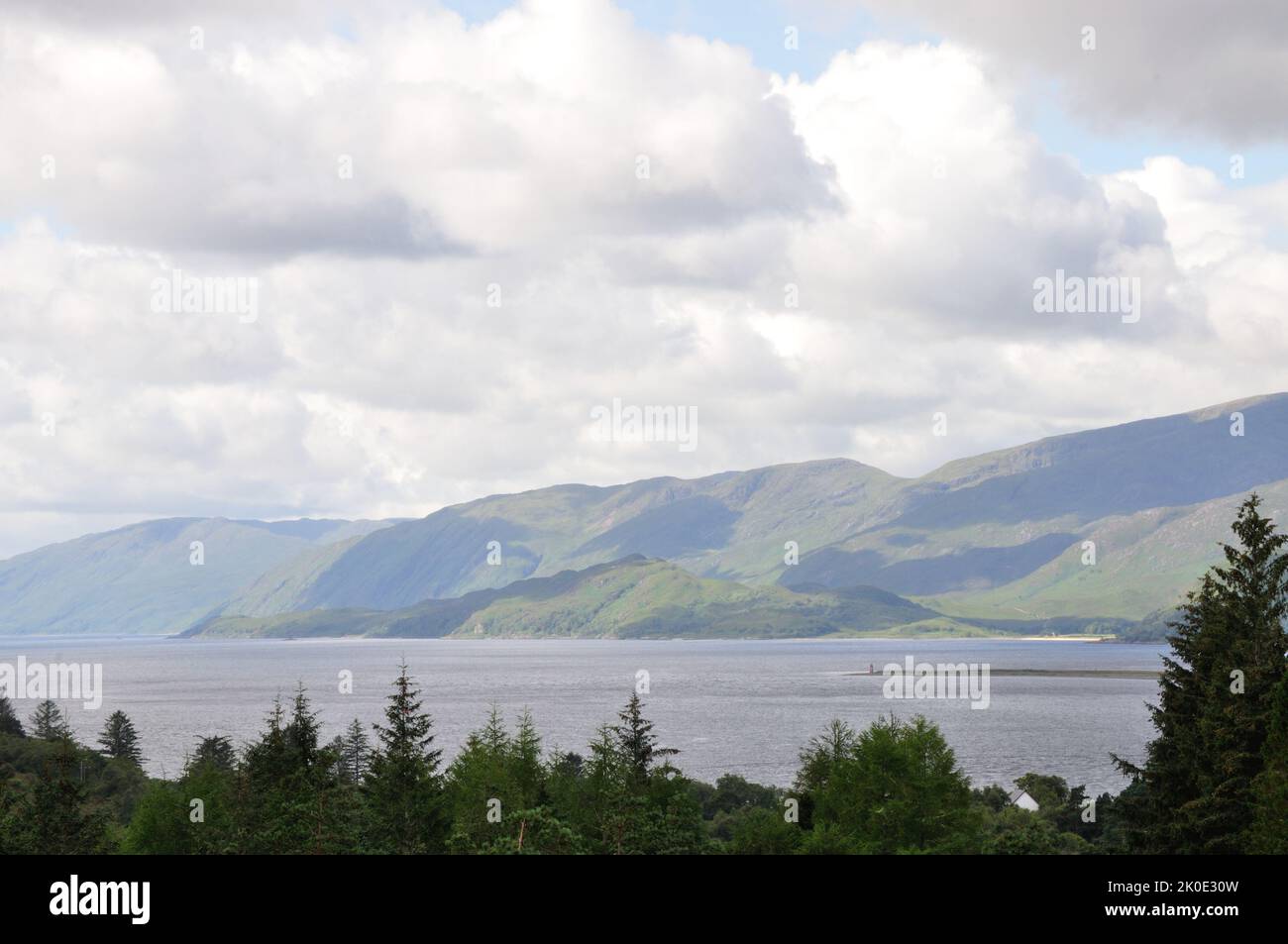 Auf dem Rundweg bei den Inchree Falls in der Nähe von Onich hat man ...