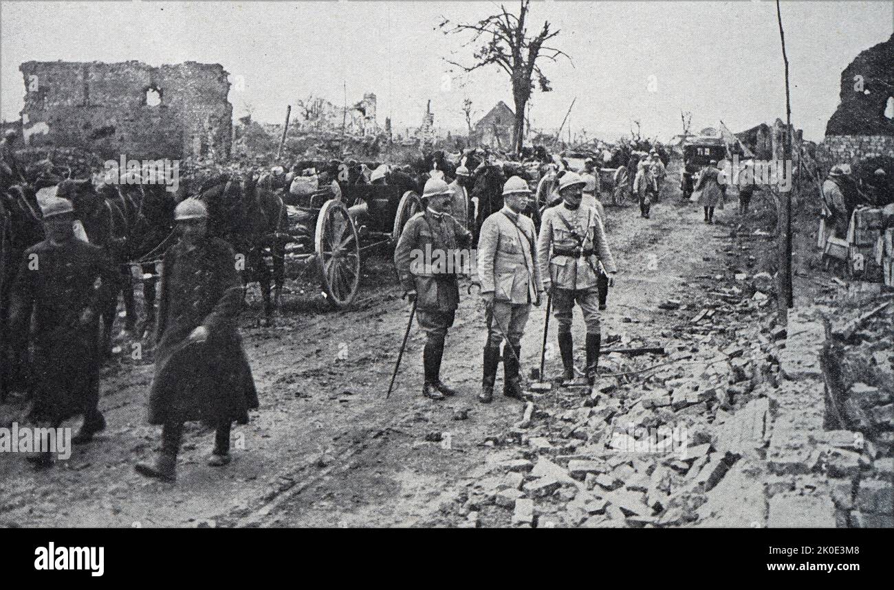 World War I: General Fayolle walks in the ruins of Dompierre ...