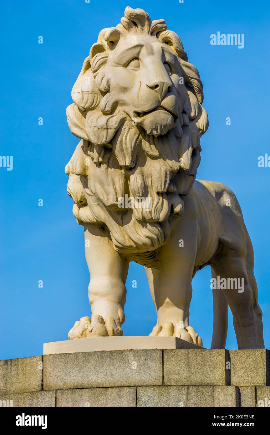 lion statue, Westminster bridge, london,england,uk,europe Stock Photo ...
