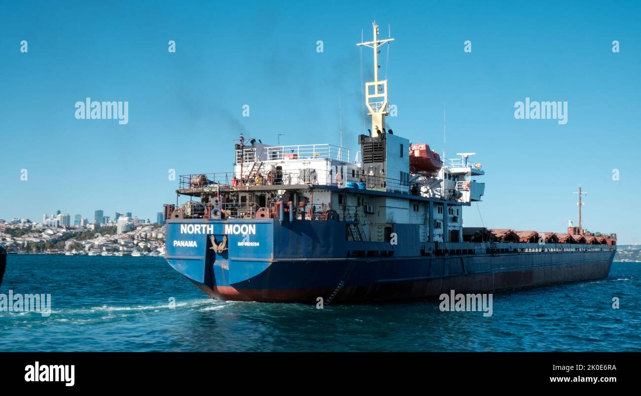 Many container ships hi-res stock photography and images - Alamy