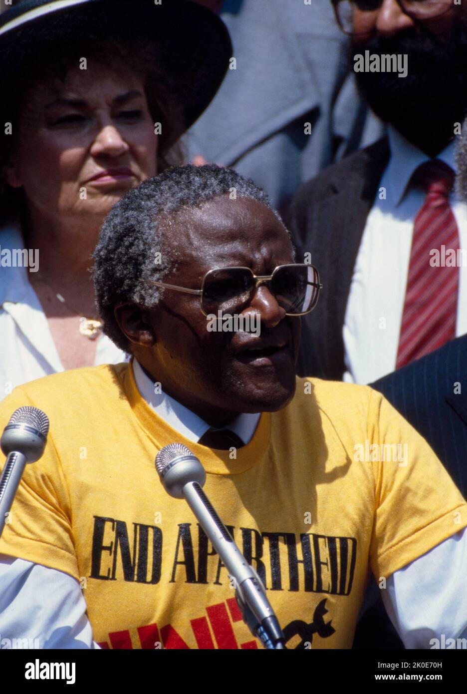 Desmond mpilo tutu born 1931 hi-res stock photography and images - Alamy