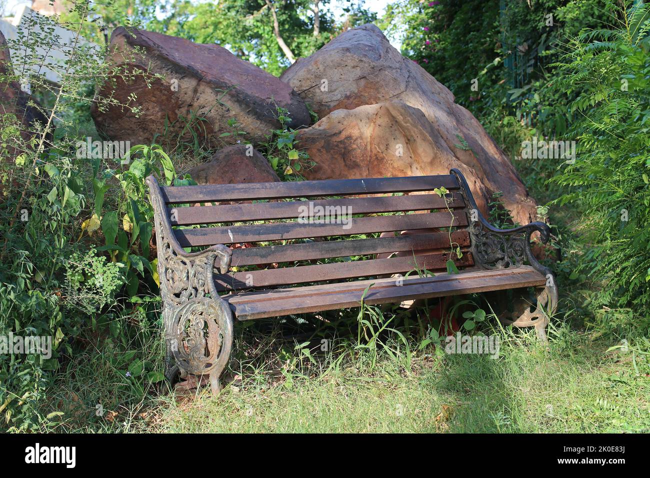 Stone bench trees architecture hi-res stock photography and images - Alamy