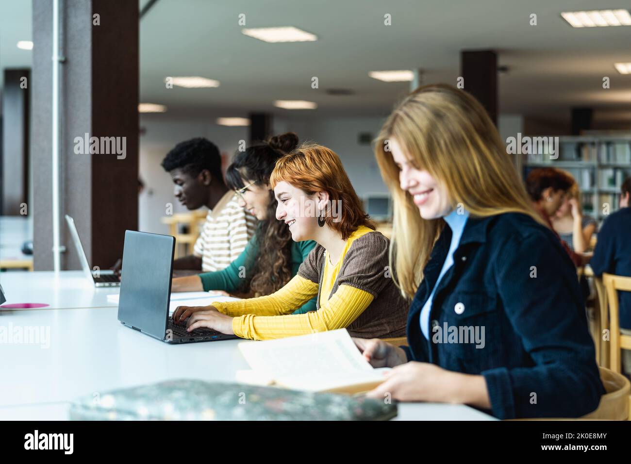 Diverse college classroom hi-res stock photography and images - Alamy