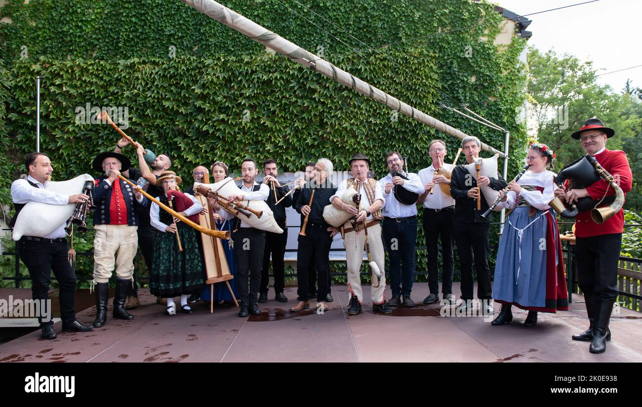 Balingen, Germany. 11th Sep, 2022. Musicians play their instruments ...
