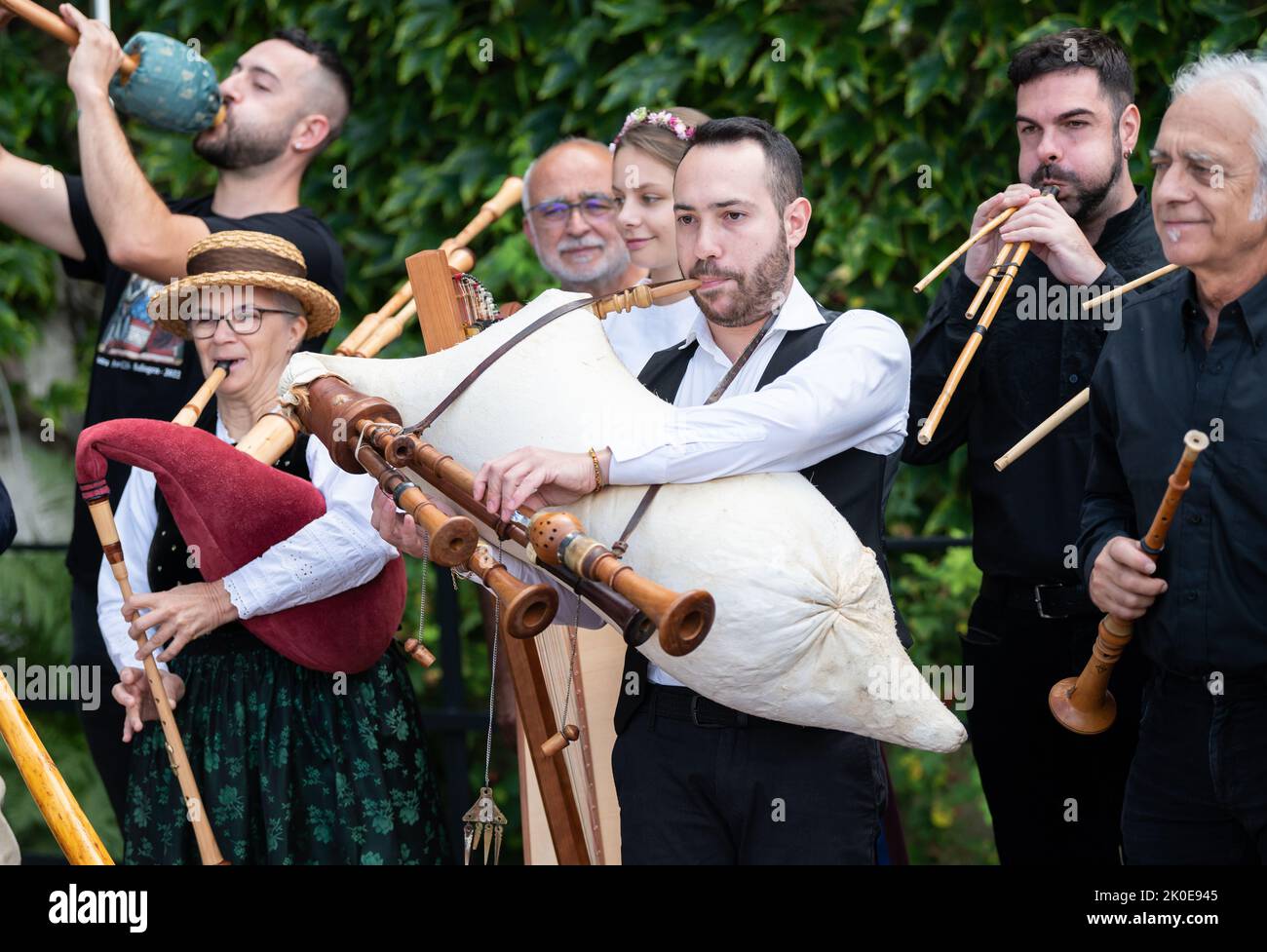 Balingen, Germany. 11th Sep, 2022. Musicians play their instruments ...