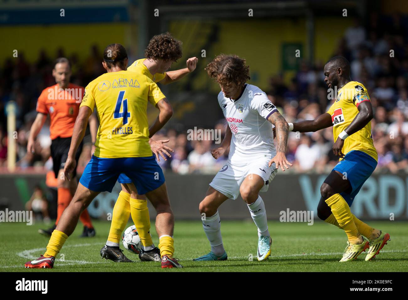 Westerlo's Maxim De Cuyper, Anderlecht's Fabio Silva and Westerlo's ...