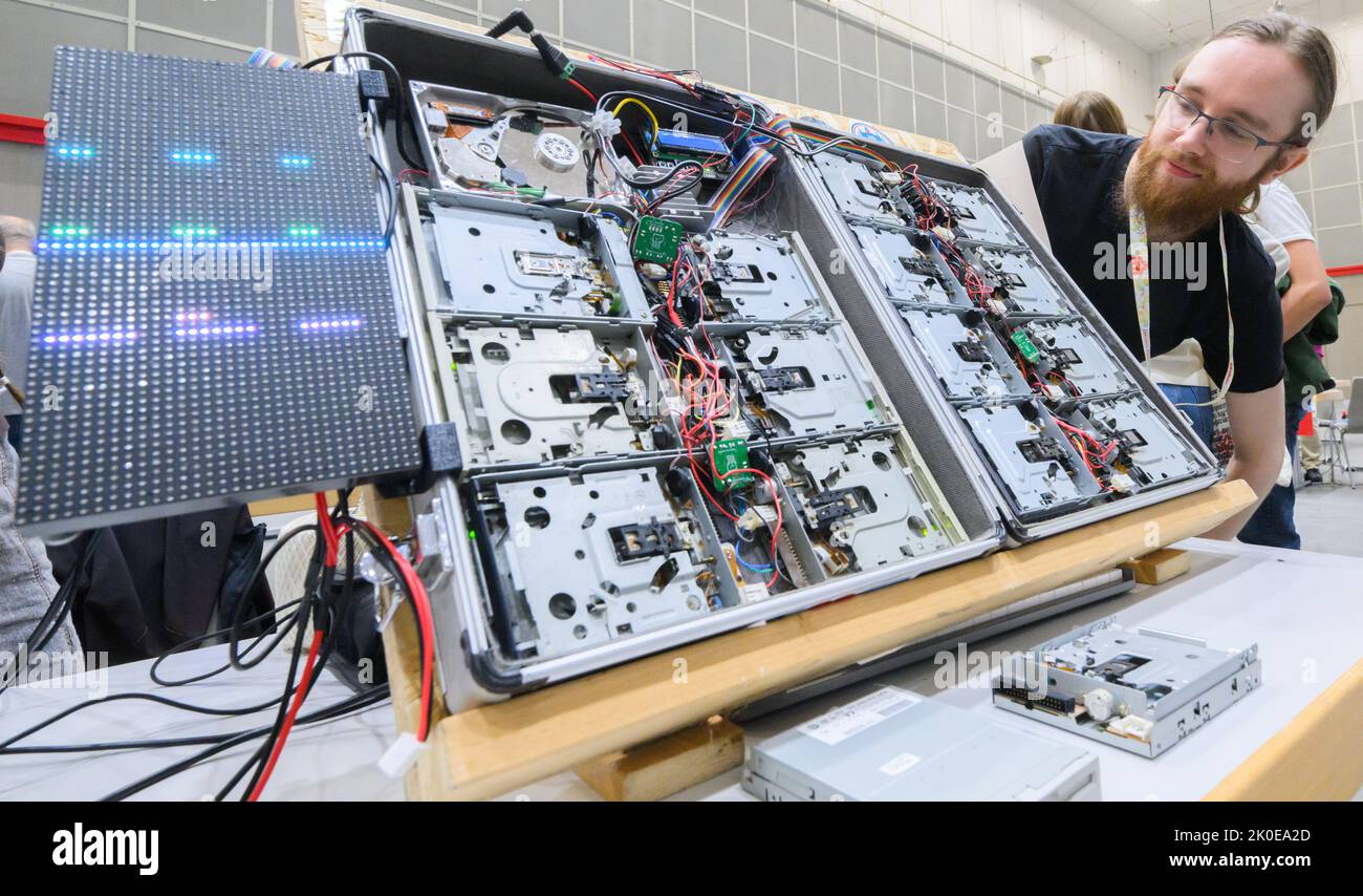 Hanover, Germany. 11th Sep, 2022. Tinkerer and engineer Yannick Richter ...