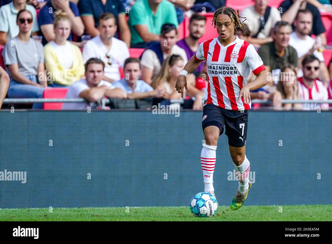 EINDHOVEN, NETHERLANDS - SEPTEMBER 11: Xavi Simons of PSV during the ...