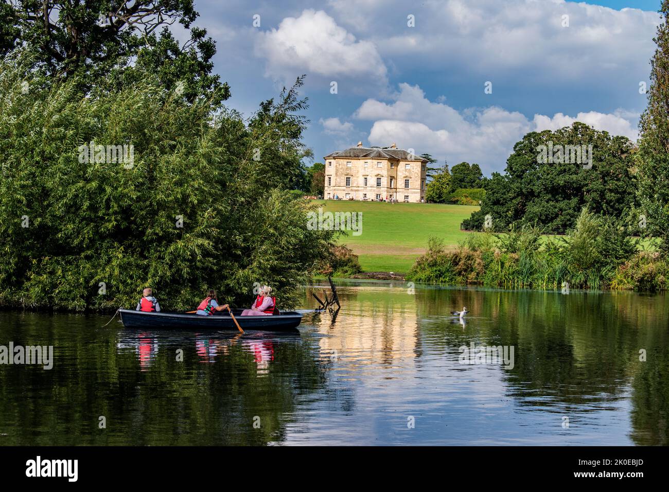 Boating on Danson Park Lake, Bexleyheath Stock Photo - Alamy