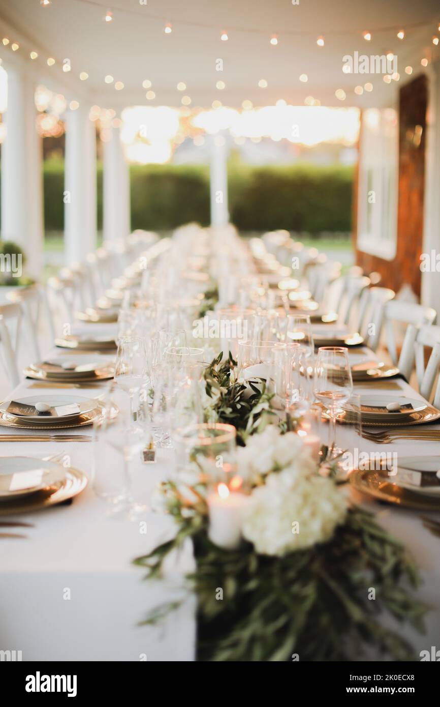 wedding tables during ceremony Stock Photo - Alamy