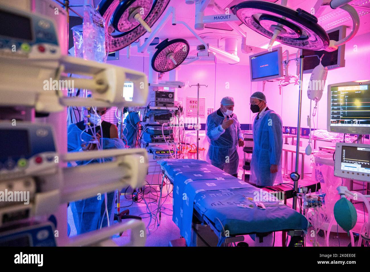 Jerusalem, Israel. 11th Sep, 2022. Karl Lauterbach (SPD, r), Federal ...