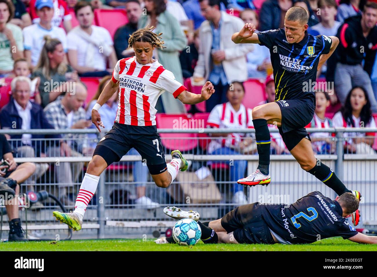 EINDHOVEN, NETHERLANDS - SEPTEMBER 11: Xavi Simons of PSV, Dario van ...