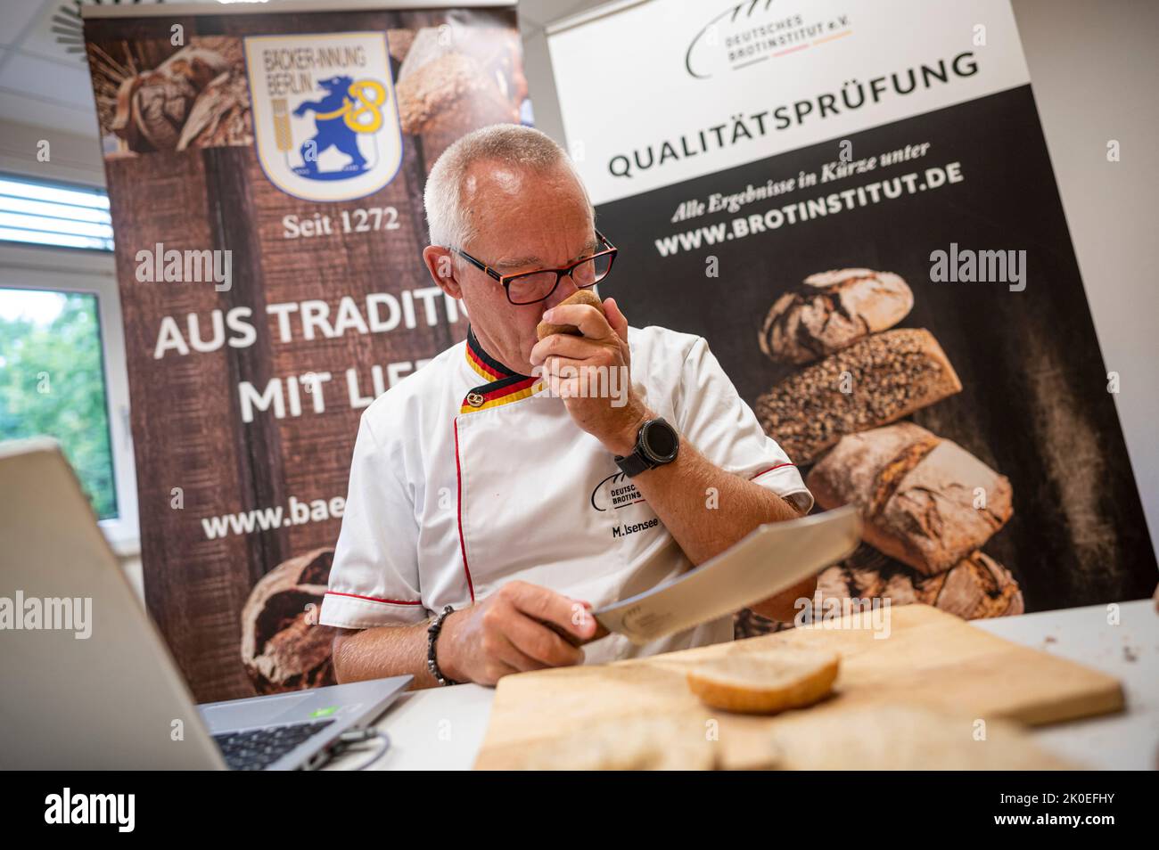 Testers evaluate hi-res stock photography and images - Alamy