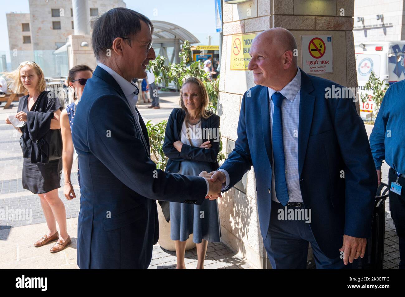 Jerusalem, Israel. 11th Sep, 2022. Karl Lauterbach (SPD, l), Federal ...