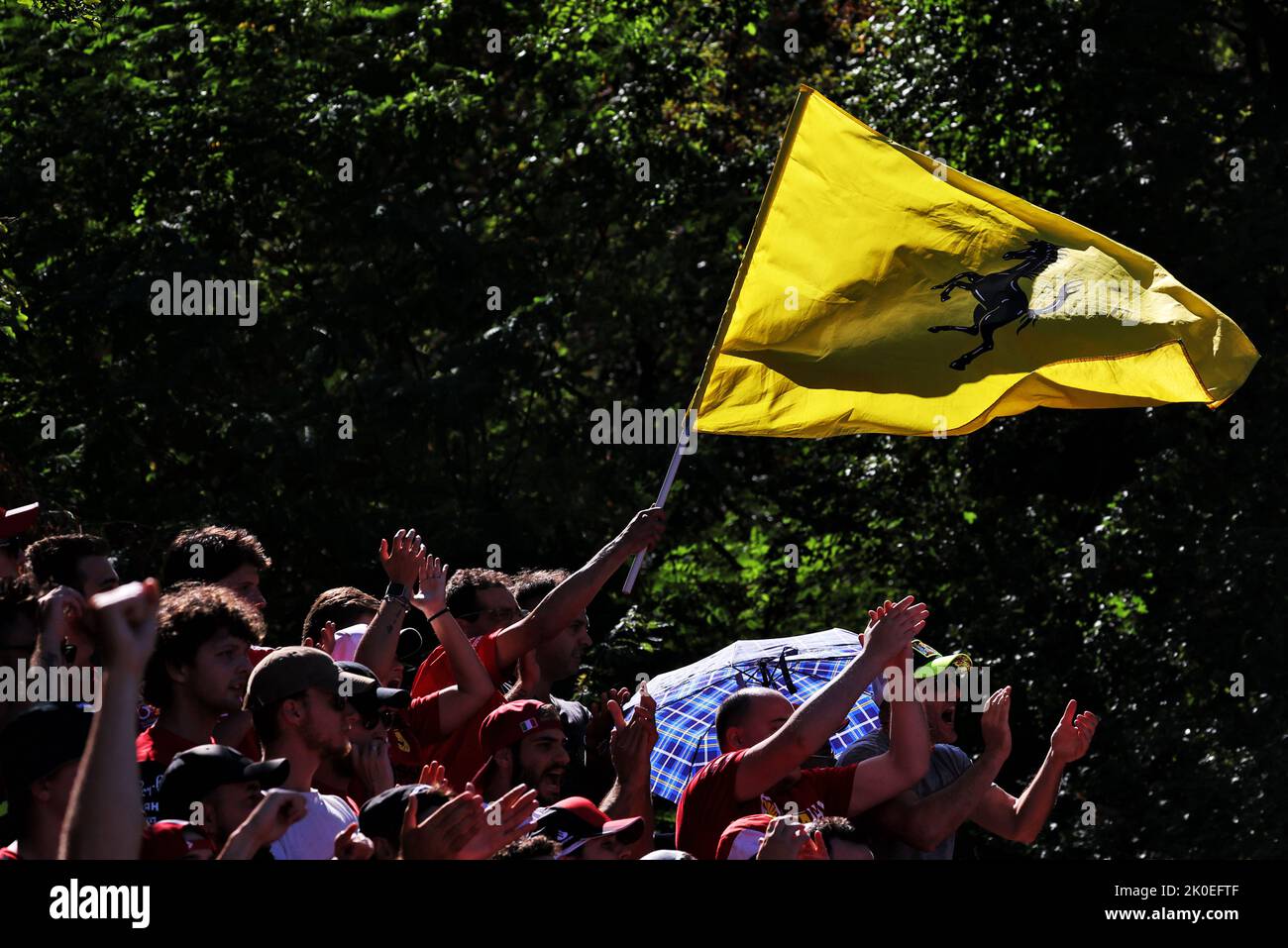 Monza 2022 f1 sunday flag hi-res stock photography and images - Alamy