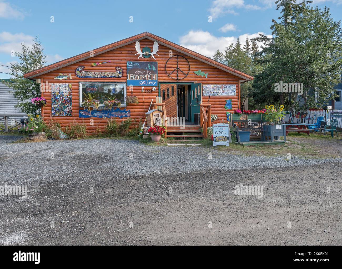 Old log store hi-res stock photography and images - Alamy