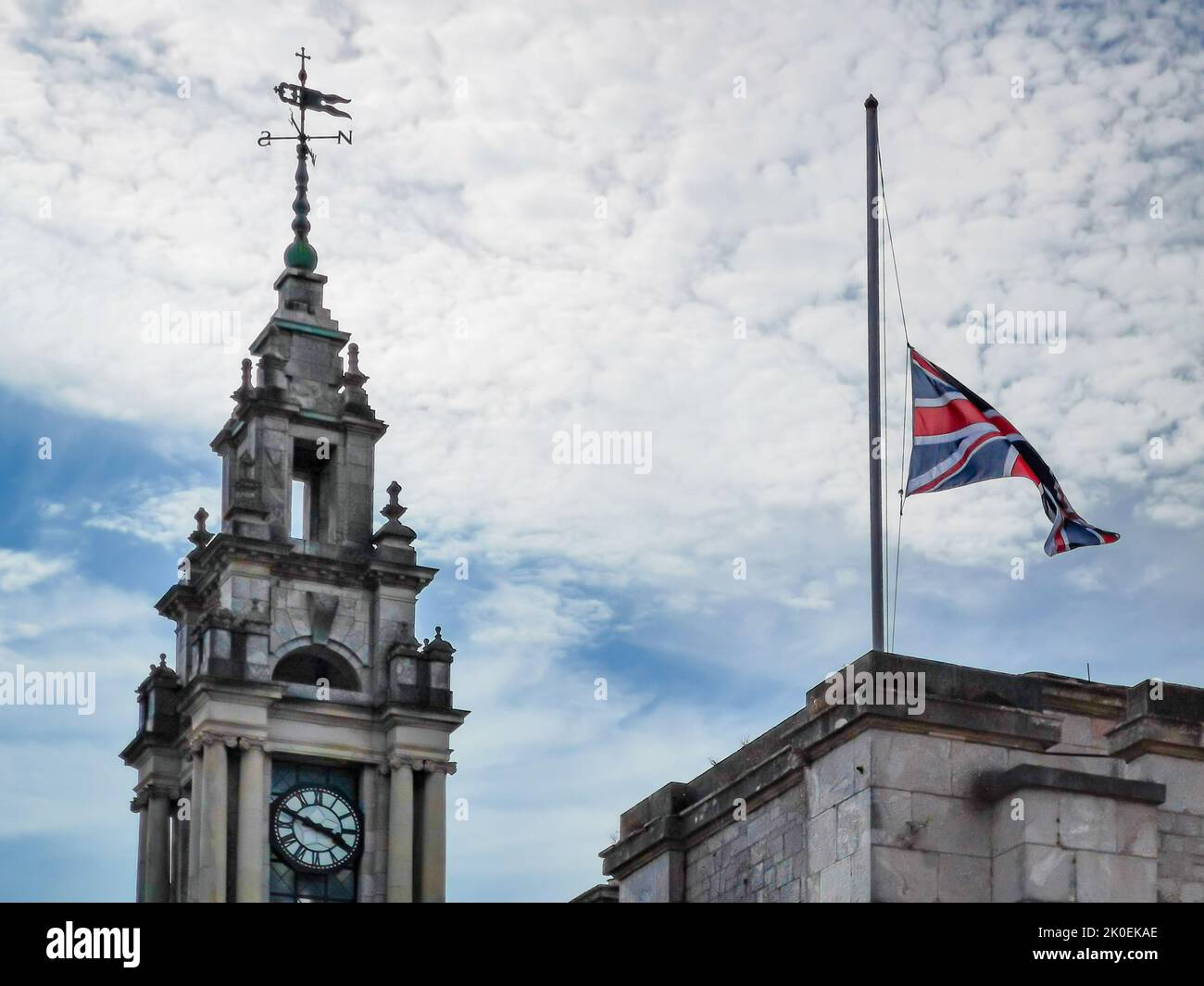Torquay, UK. 11th Sep, 2022. Crowds gathered in front of Torquay Town ...