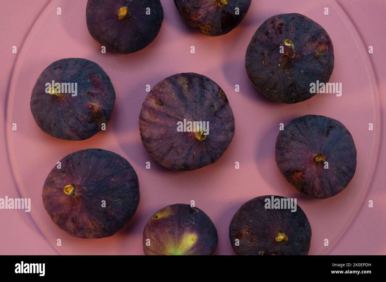 Fresh ripe figs in a plate. Healthy Mediterranean fig fruit. Copy space ...