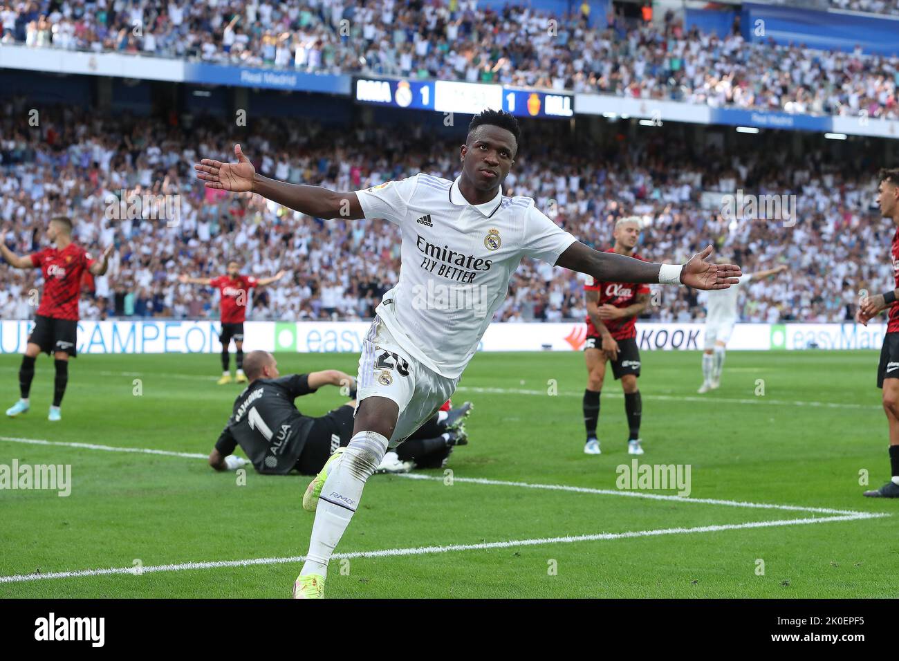 Nuevo estadio santiago bernabeu hi-res stock photography and images - Alamy