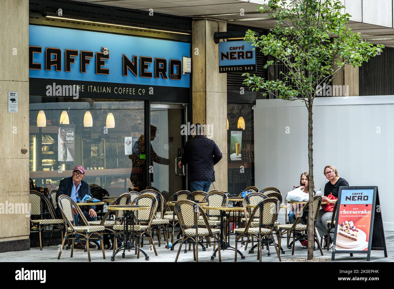 Victoria, City of Westminster London, UK, September 10 2022, Outside Seating Area Cafe Nero ...