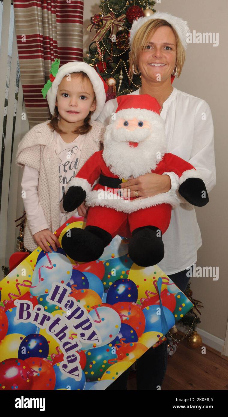 MUM NICKIE KNOLL-POLLARD AND DAUGHTER LEXIE (7) FROM GOSPORT, HANTS ...