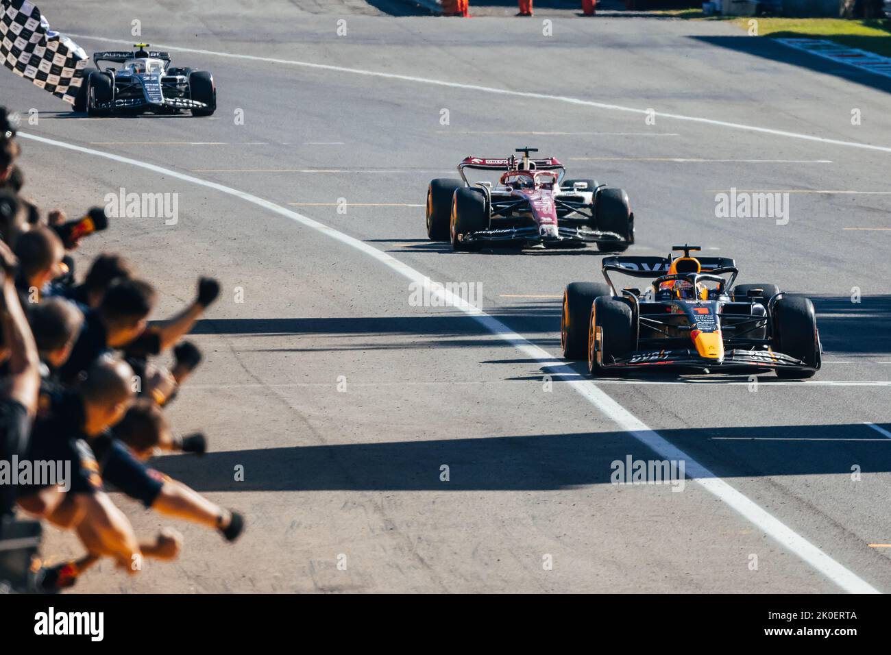 Monza f1 2022 checkered flag hi-res stock photography and images - Alamy