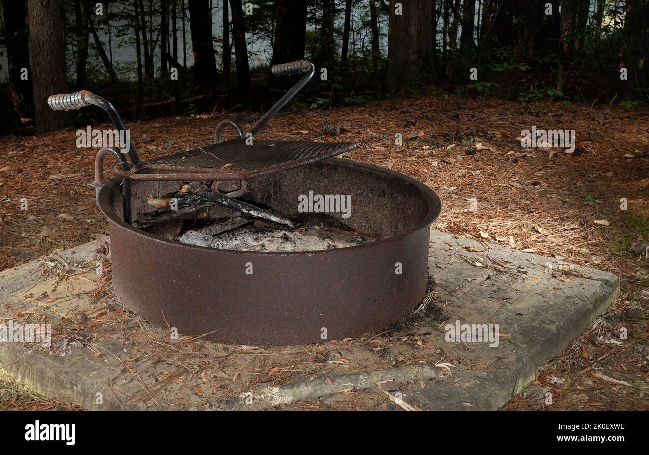 Rusty grill at a campsite at Jordan Lake Stock Photo - Alamy