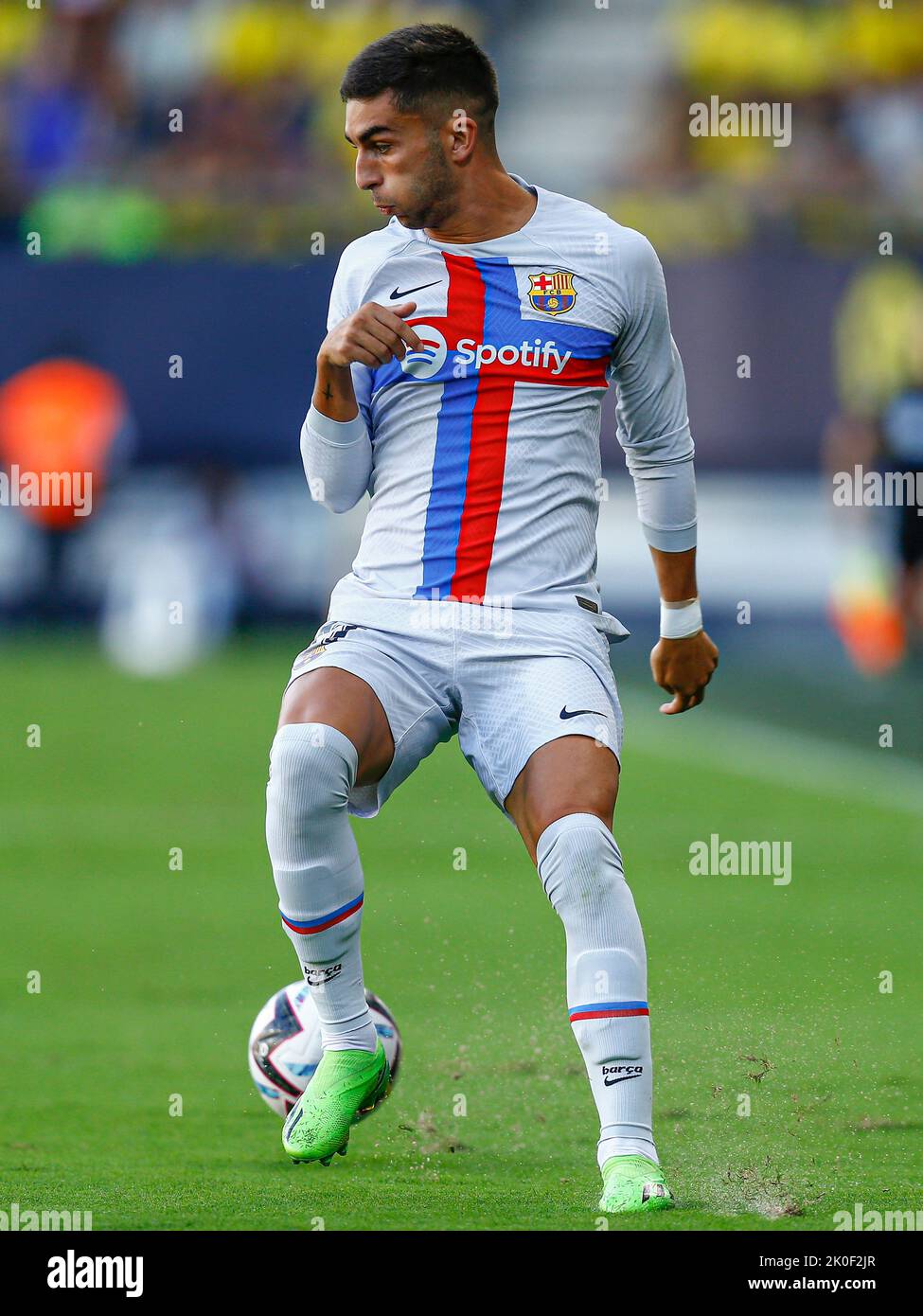Ferran torres barcelona september 2022 hi-res stock photography and ...