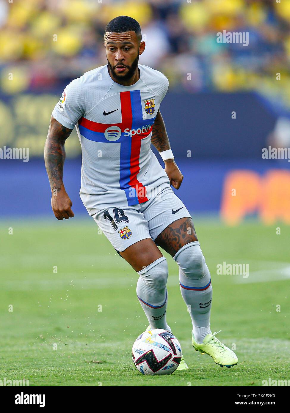 Memphis Depay of FC Barcelona during the La Liga match between Cadiz CF ...