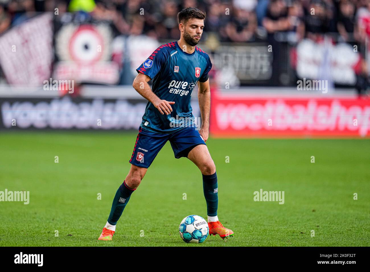 ALKMAAR, NETHERLANDS - SEPTEMBER 11: Robin Propper of FC Twente during ...