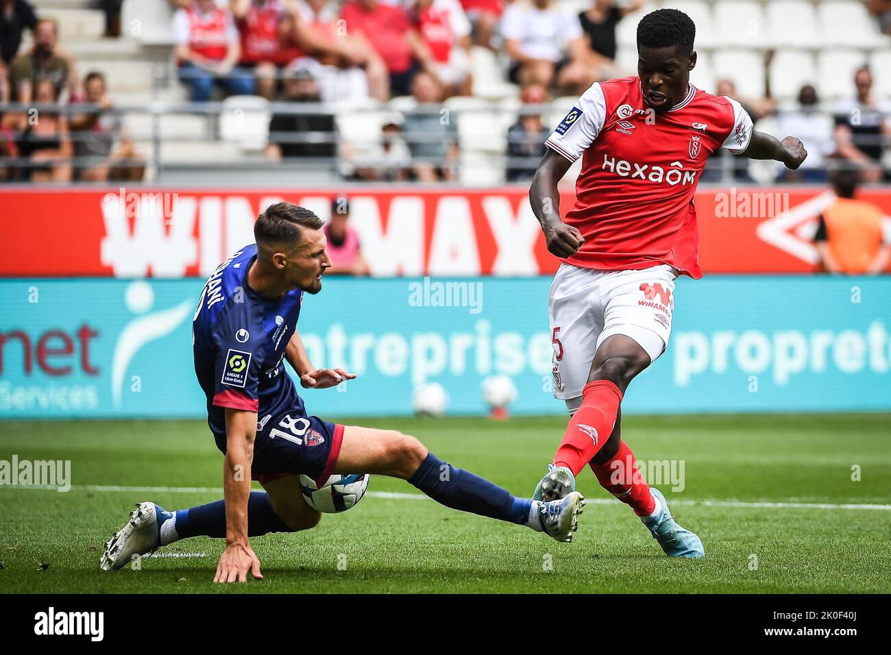 Elbasan RASHANI of Clermont and Marshall MUNETSI of Reims during the ...