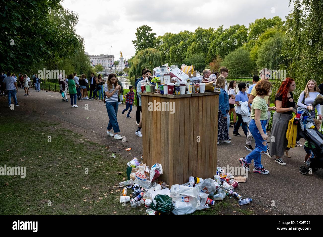 London, UK. 11 September 2022. Piles of rubbish accumulates as large ...