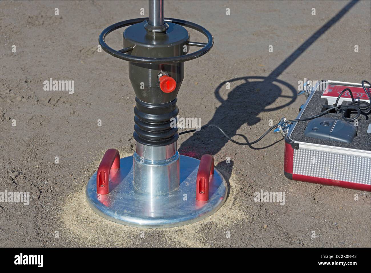 Gravel subgrade hi-res stock photography and images - Alamy