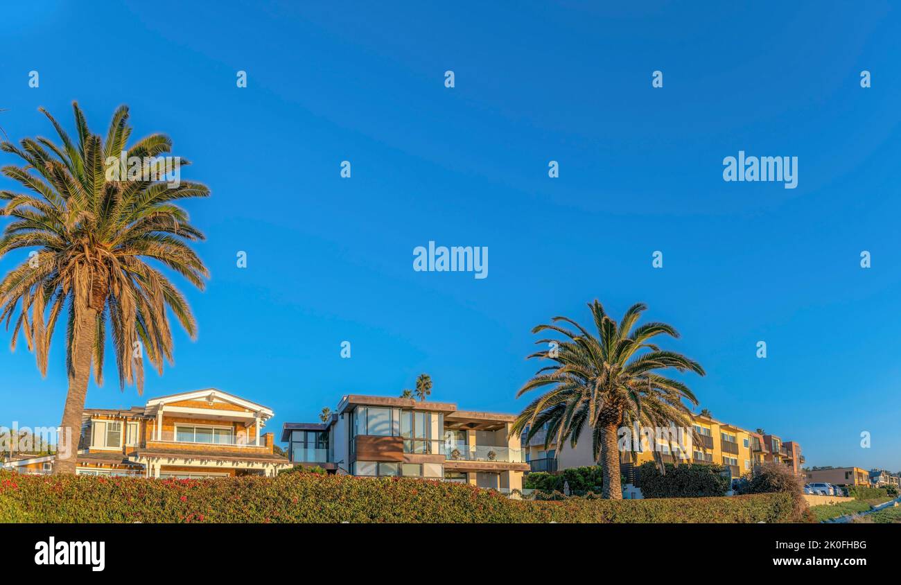 Upscale seaside homes against clear blue sky at Del Mar Southern ...
